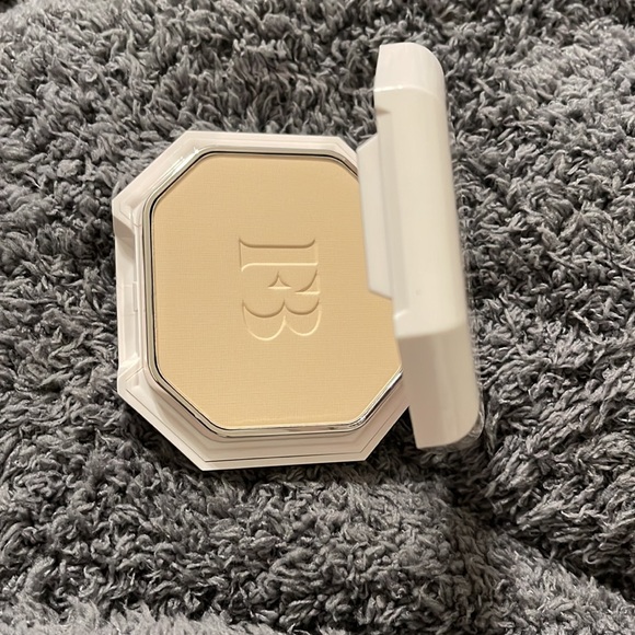 Fenty Beauty | Makeup | Fenty 5 Pro Filtr Soft Matte Powder Foundation ...